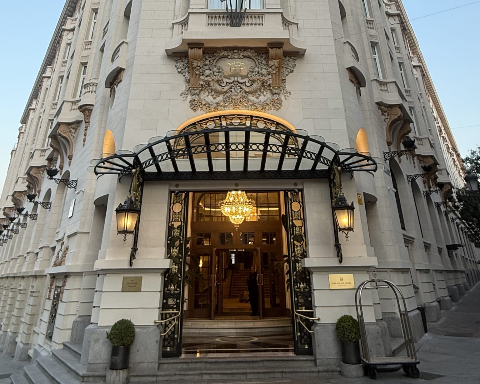 【宿泊記】コートヤード上海インターナショナル｜1.3万Ptでスイートへ！プラチナ特典とディズニー送迎の活用術 - Classy Miles