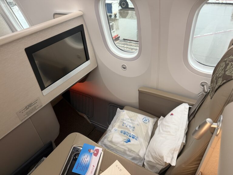 【搭乗記】エティハド航空 EY831｜関空-アブダビ4万マイル！憧れの「隠れ家ビジネスクラス」と美食体験 - Classy Miles